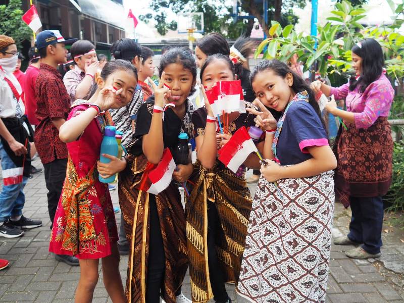 Ribuan Siswa Xavete Bandar Lampung Ikuti Pawai Kemerdekaan — Altumnews.com